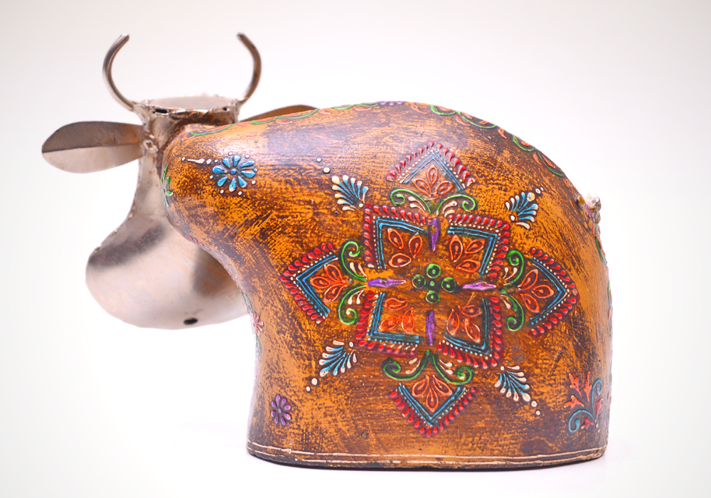 Hand Pianted Wood Modern Bull - Solitairegems